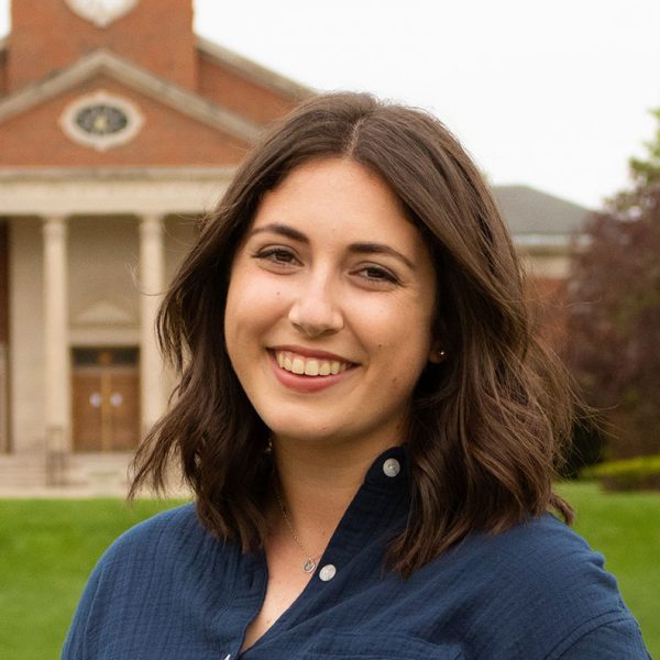 Contact the Office of Institutional Advancement | Elmhurst University